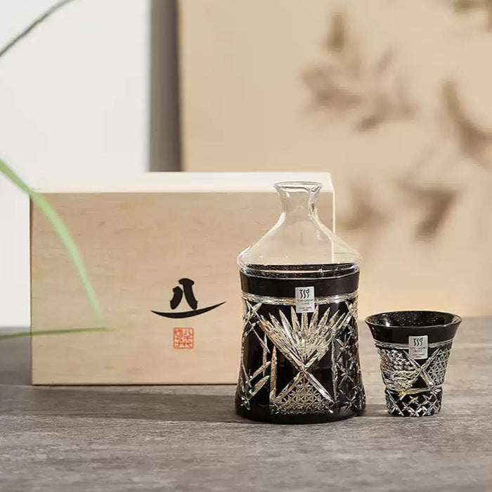 Toyo-Sasaki Yachiyogama Handcrafted Kinpaku Kuro Kiriko Sake Set ...