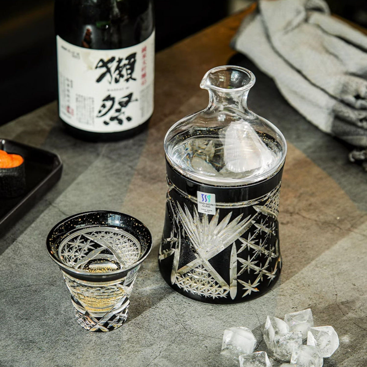 Toyo-Sasaki Yachiyogama Handcrafted Kinpaku Kuro Kiriko Sake Set ...